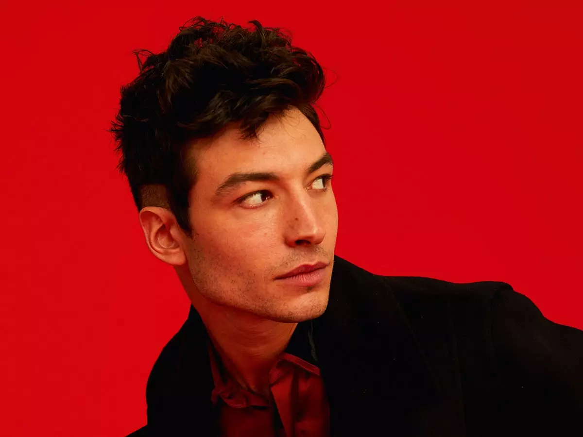 ezra miller gq နိုဝင်ဘာလ