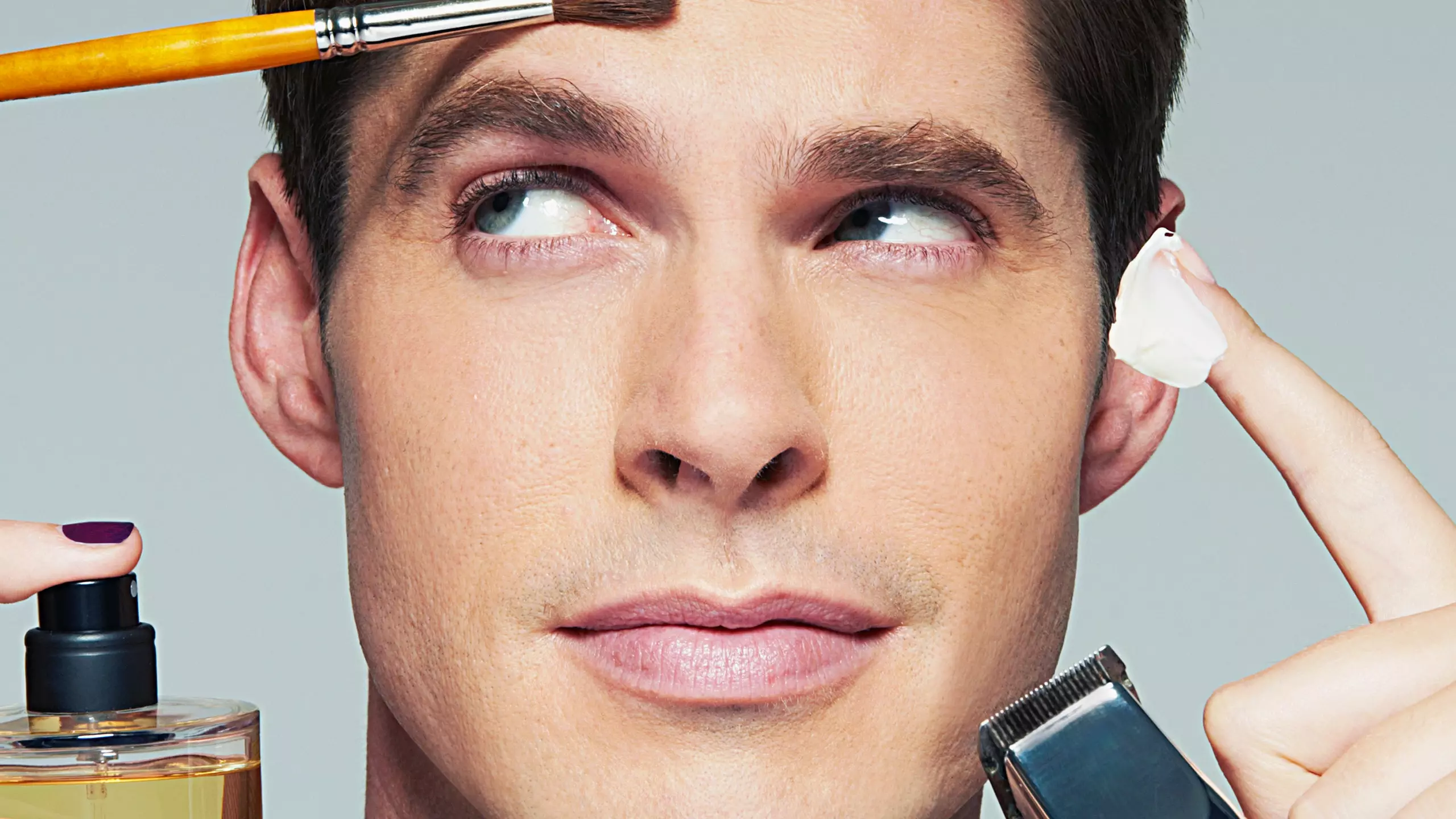 Grundlæggende makeupprodukter til mænd.