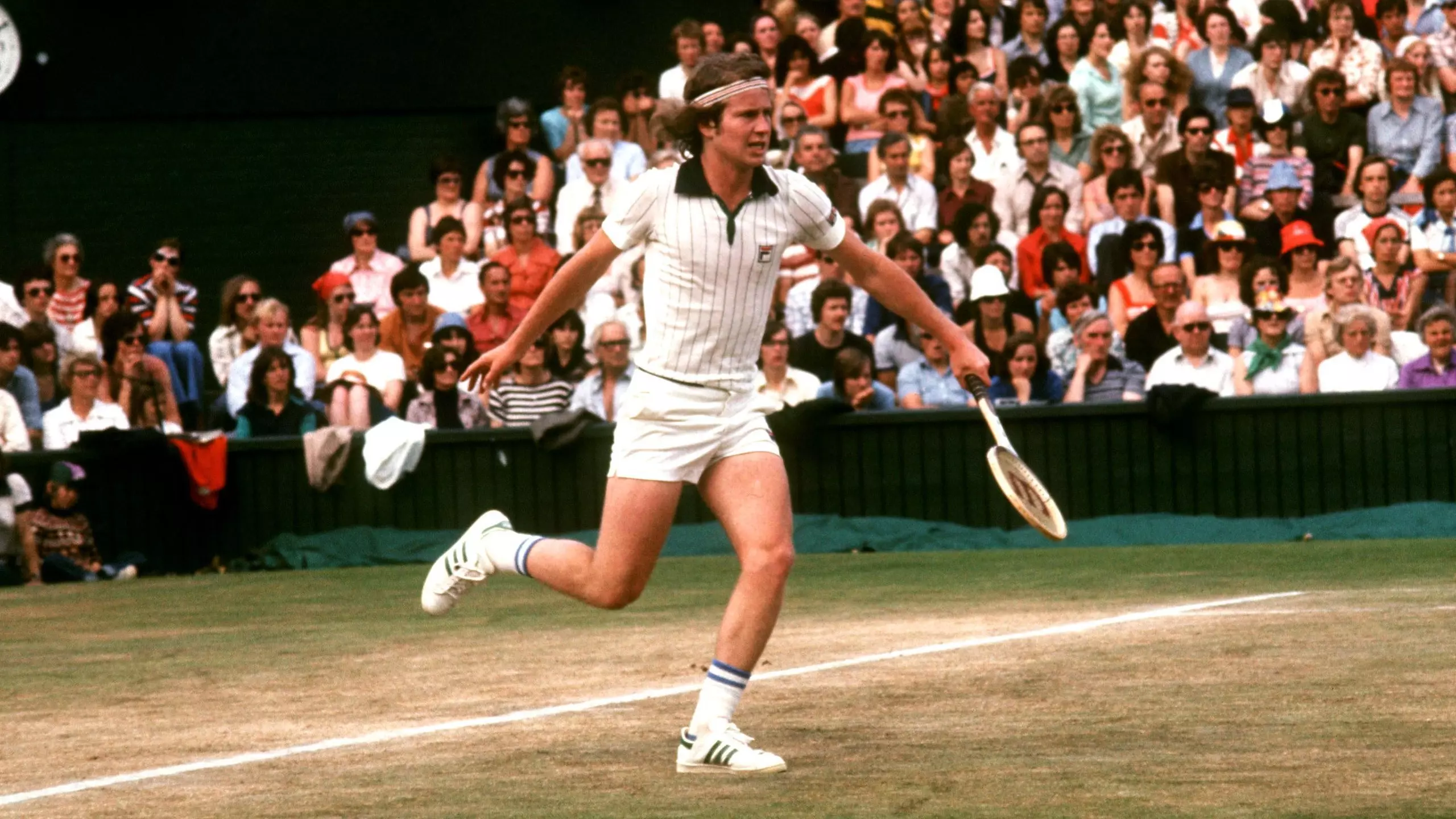 John McEnroe mu 1977.