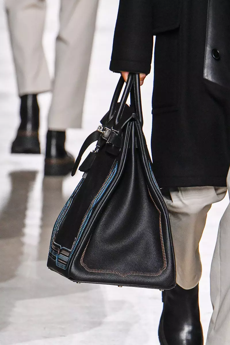 Ibhegi yeBirkin kwiHermès Fall 2020 umboniso weengubo zamadoda