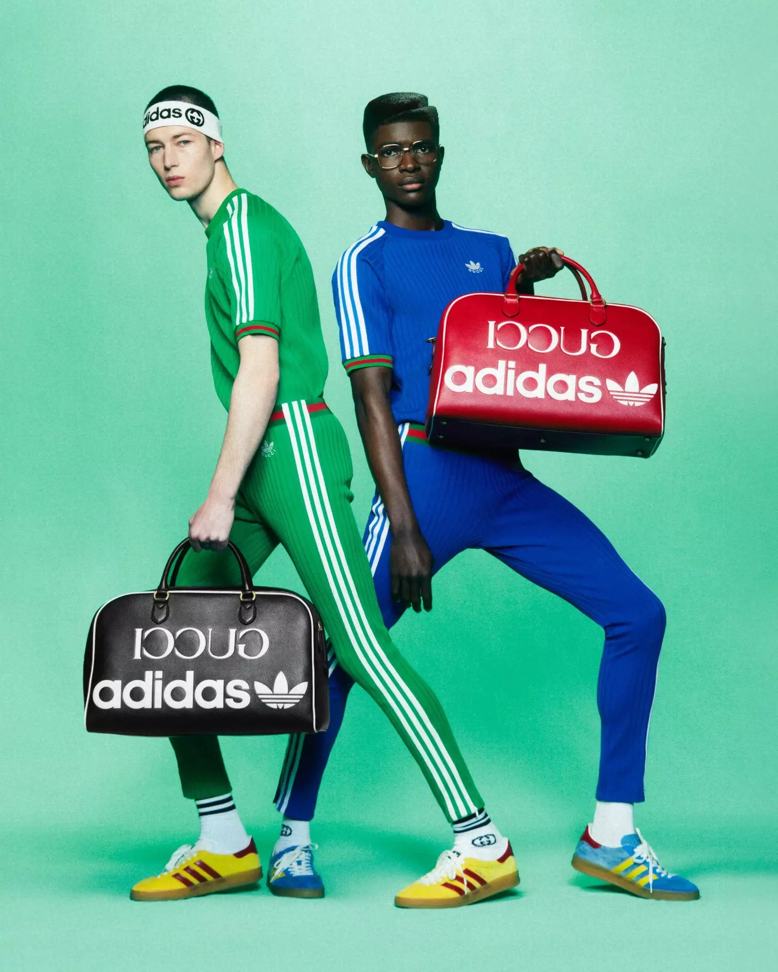 Adidas x Gucci is einlings te keap, de gearwurking dy't elkenien dy't moade wit wol yn har garderobe hawwe