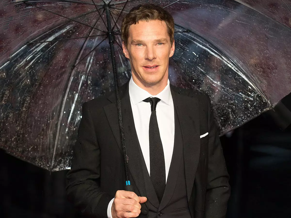 benedict cumberbatch umbrella