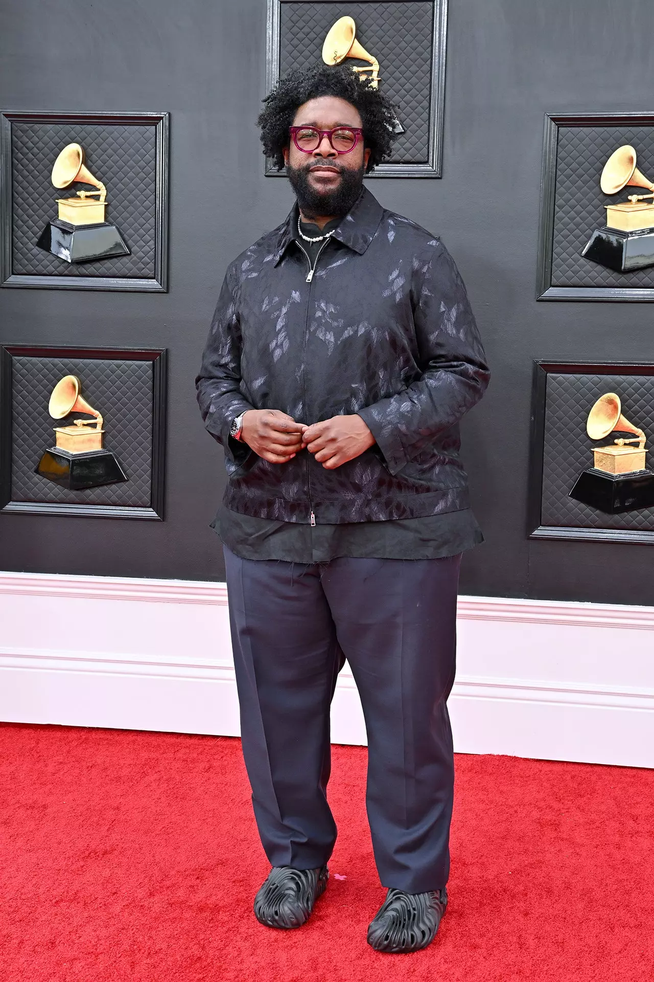 Mufananidzo unogona kunge uine Questlove Clothing Apparel Human Person Fashion Premiere Red Carpet uye Red Carpet Premiere