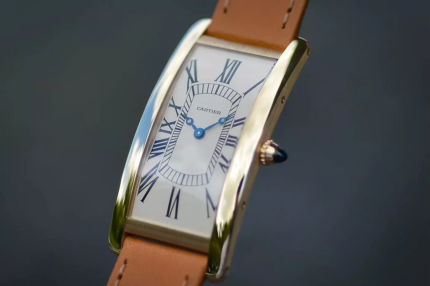 Cartier Tank Cintre πώς ένα ρολόι εκατονταετηρίδας έγινε το πιο επιθυμητό του 2021
