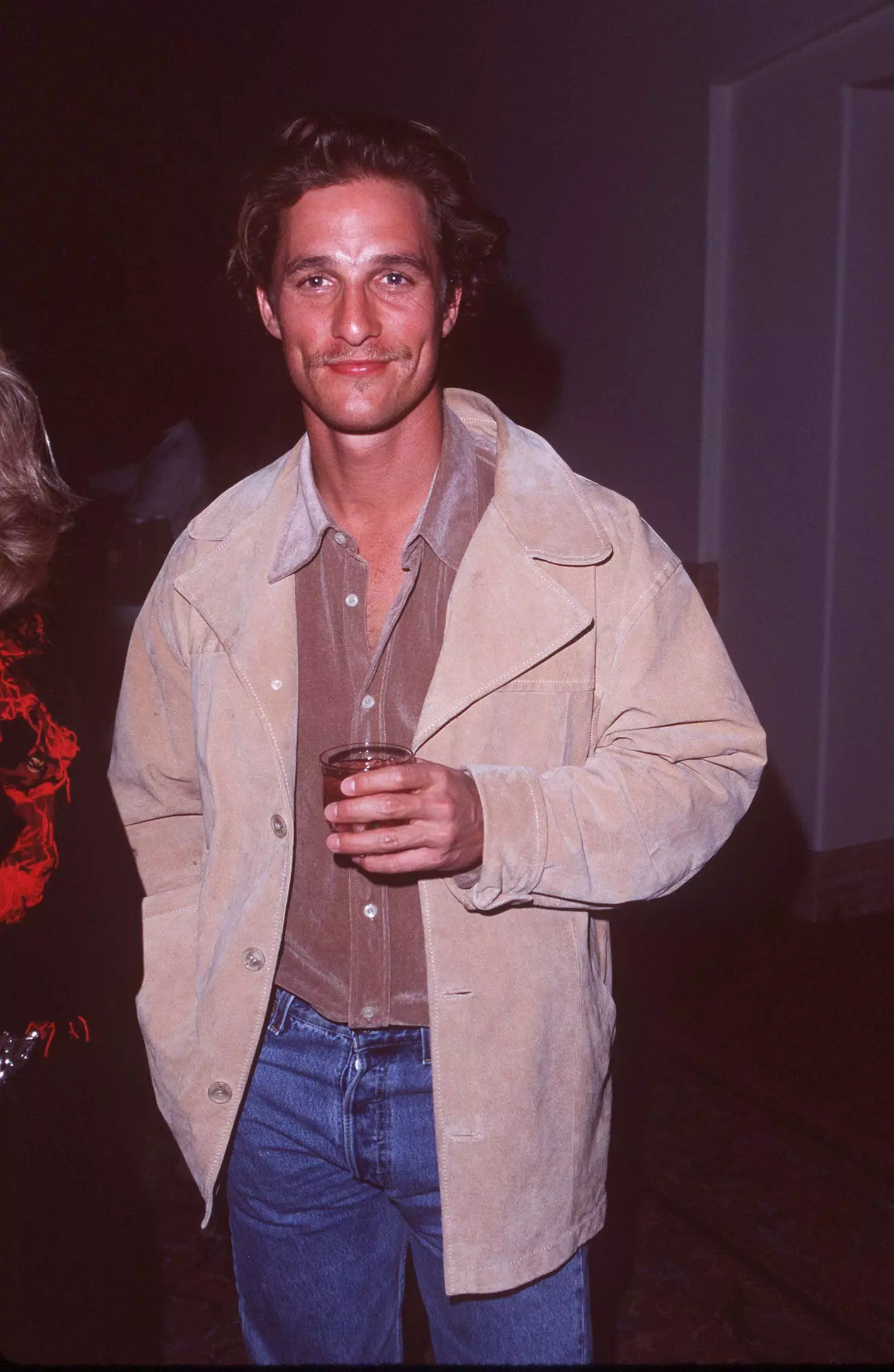 Féadfaidh Matthew McConaughey Human Person Fashion Clothing and Apparel a bheith san íomhá