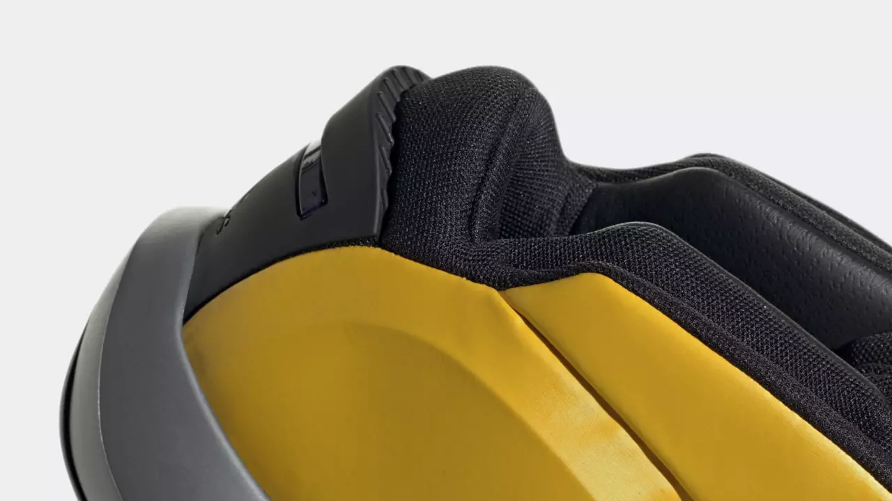 Tá na adidas Crazy 1 ar thit Kobe Bryant i ngrá leis níos sona ná riamh