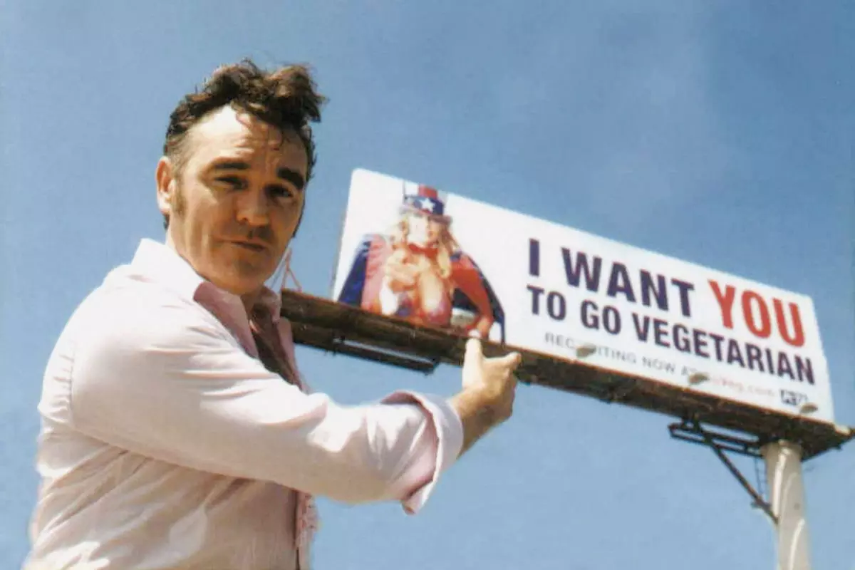 Morrissey sizin vegetarian olmağınızı istəyir.