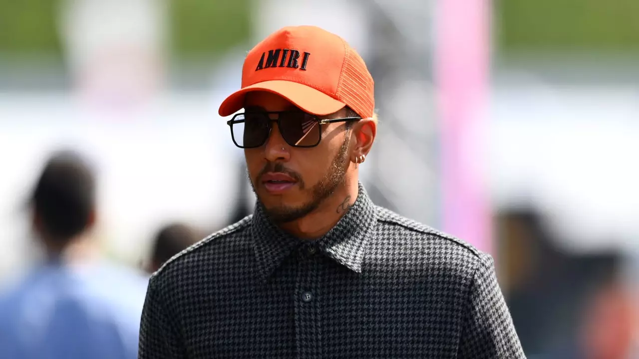 Lewis Hamilton mete soulye yo ki pral leve nenpòt gade ete sa a nan F1 Miami Grand Prix la