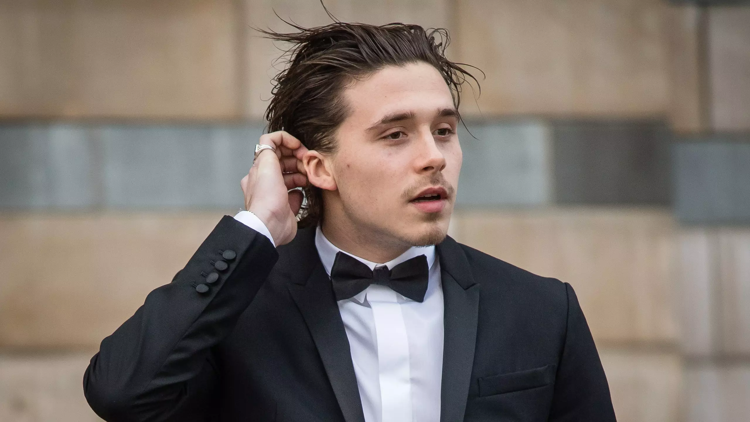 Brooklyn Beckham ekubonisweni kokuqala kwePlanethi Yethu.