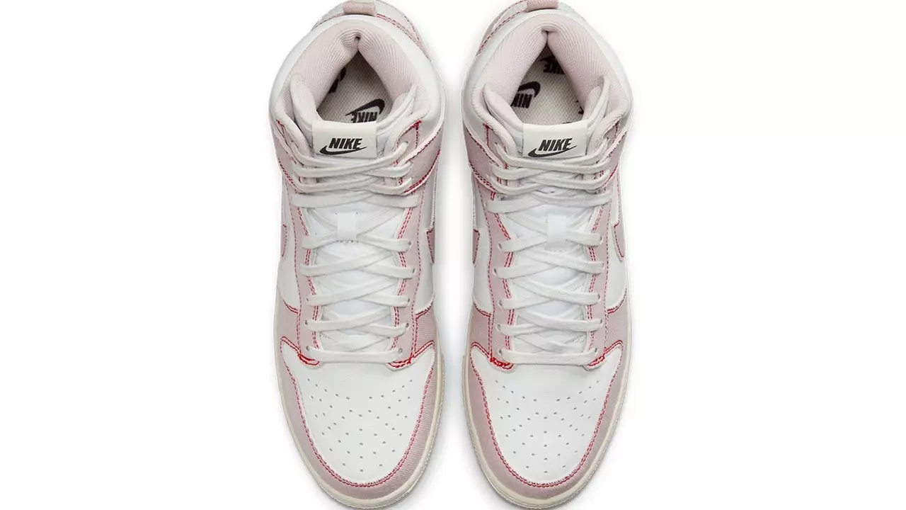 سيكون حذاء Nike Dunk High 1985 أفضل ما يمكن دمجه مع الجينز الخاص بك