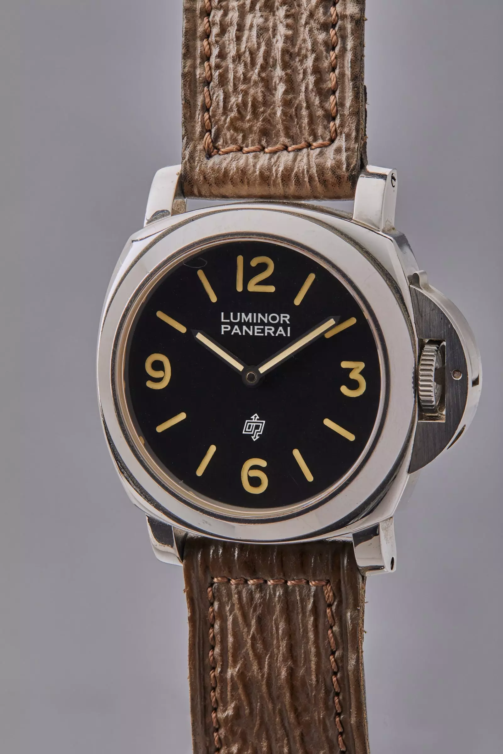 Panerai of Panic នៅក្នុងផ្លូវរូងក្រោមដី