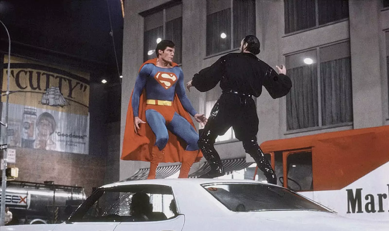 Superman II Taug txuj kev nyuaj txuas ntxiv mus