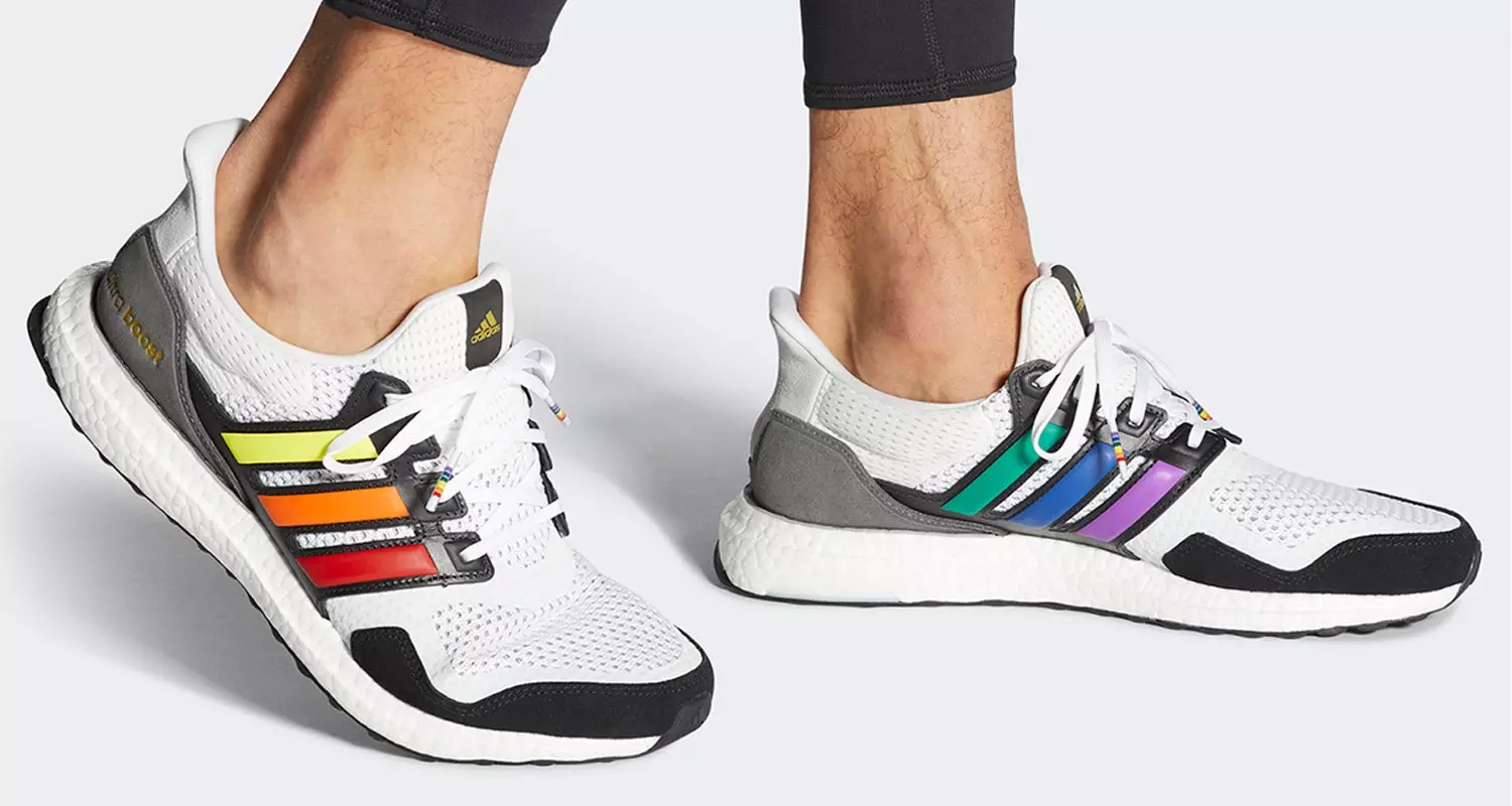 Adidas Pride Pack Ŝuoj