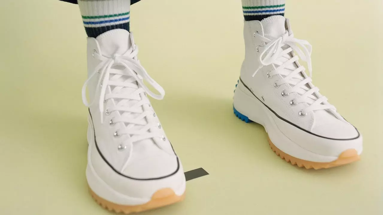 Високий топ Converse Run Star Hike від JW Anderson.