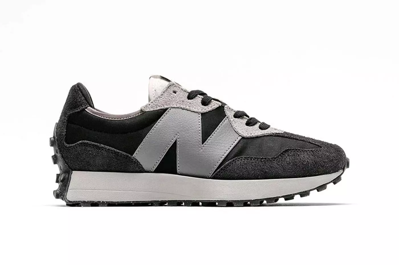 New Balance 327