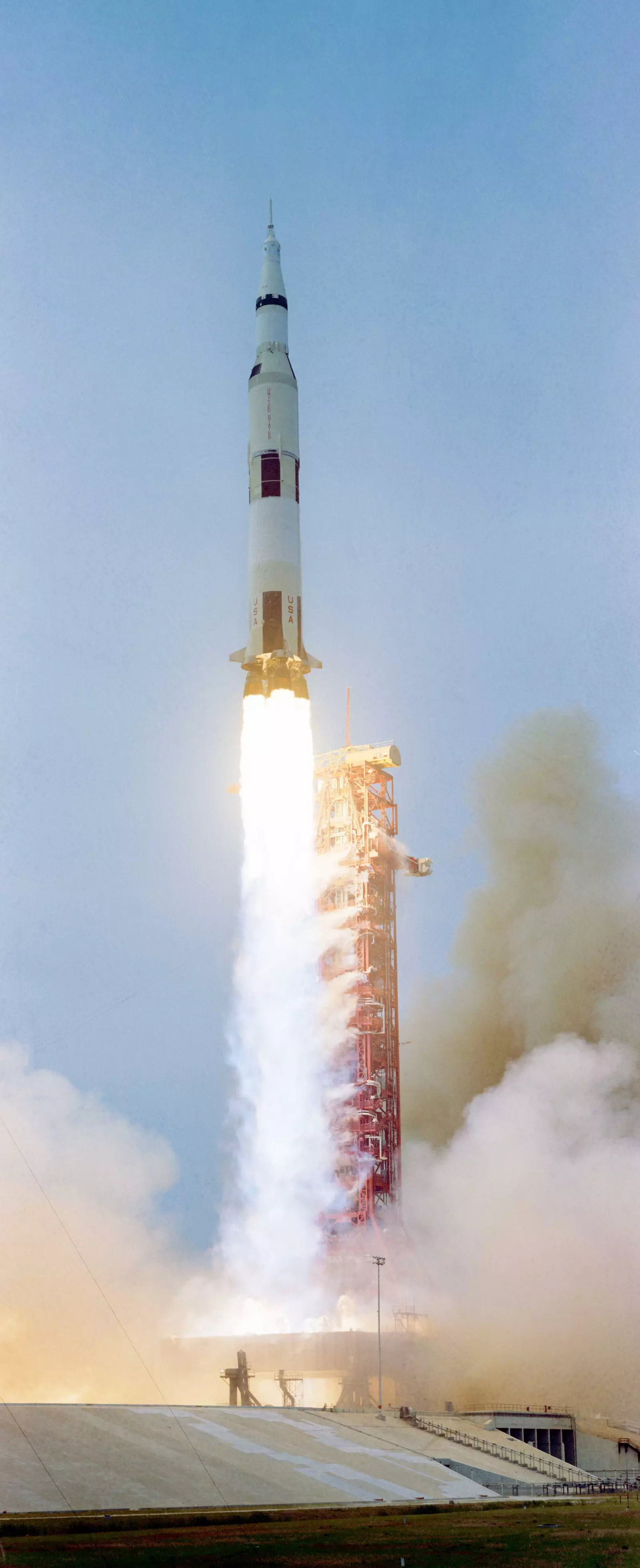ဤသည်မှာ Apollo 13 ၏ အမှုထမ်းများကို ကယ်တင်ခဲ့သော Omega နာရီ၏ ဇာတ်လမ်းဖြစ်သည်။
