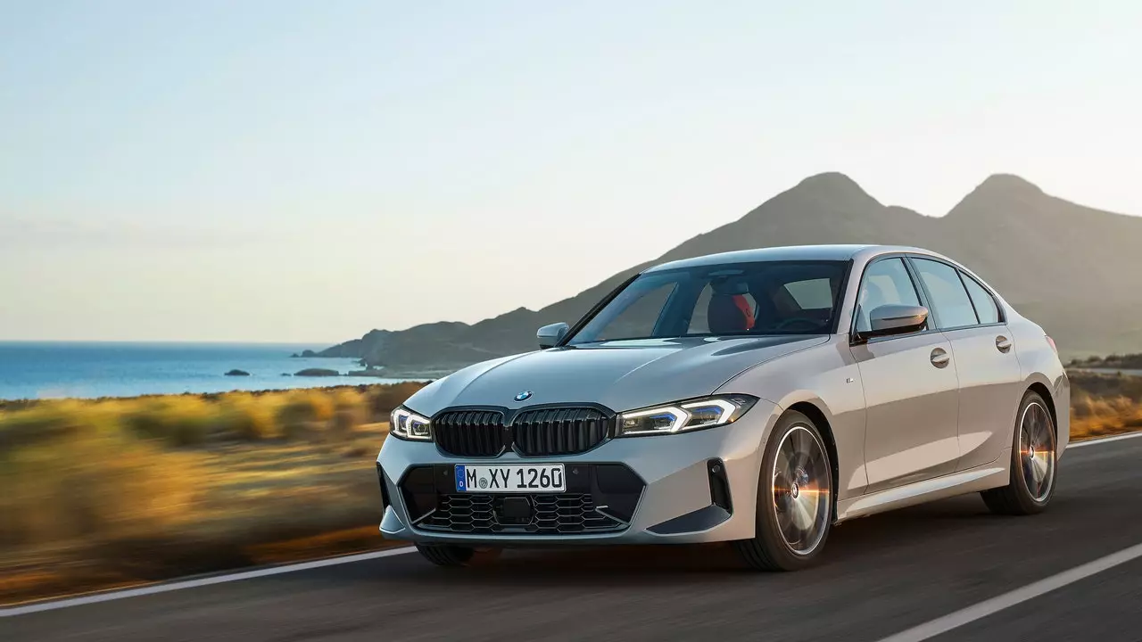 BMW 3 Series: Eyi ni awoṣe ti o ṣe pataki julọ ti ẹgbẹ mọto ayọkẹlẹ dabi lẹhin ti o ti gbe oju