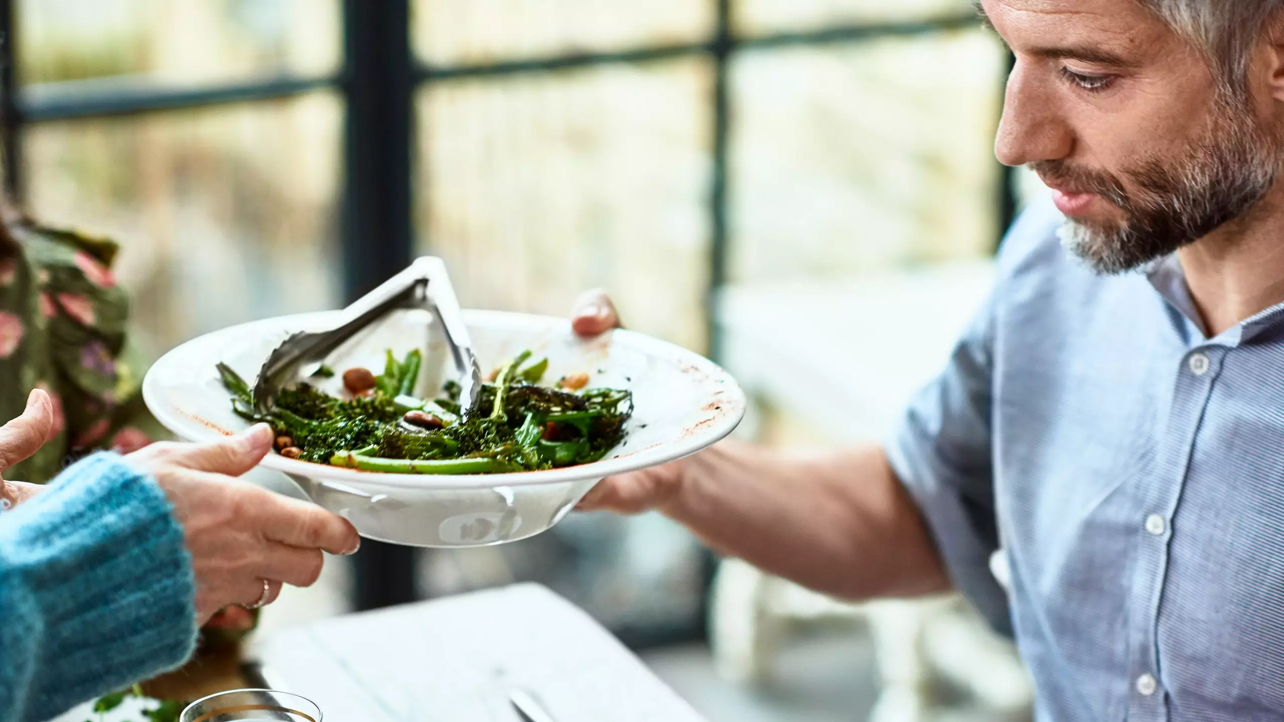 Suġġerimenti dwar in-nutrizzjoni tas-saħħa mentali.