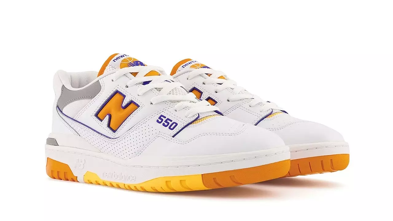 De nieuwe New Balance 550 zijn de witte sneakers die je deze zomer het liefst wilt hebben