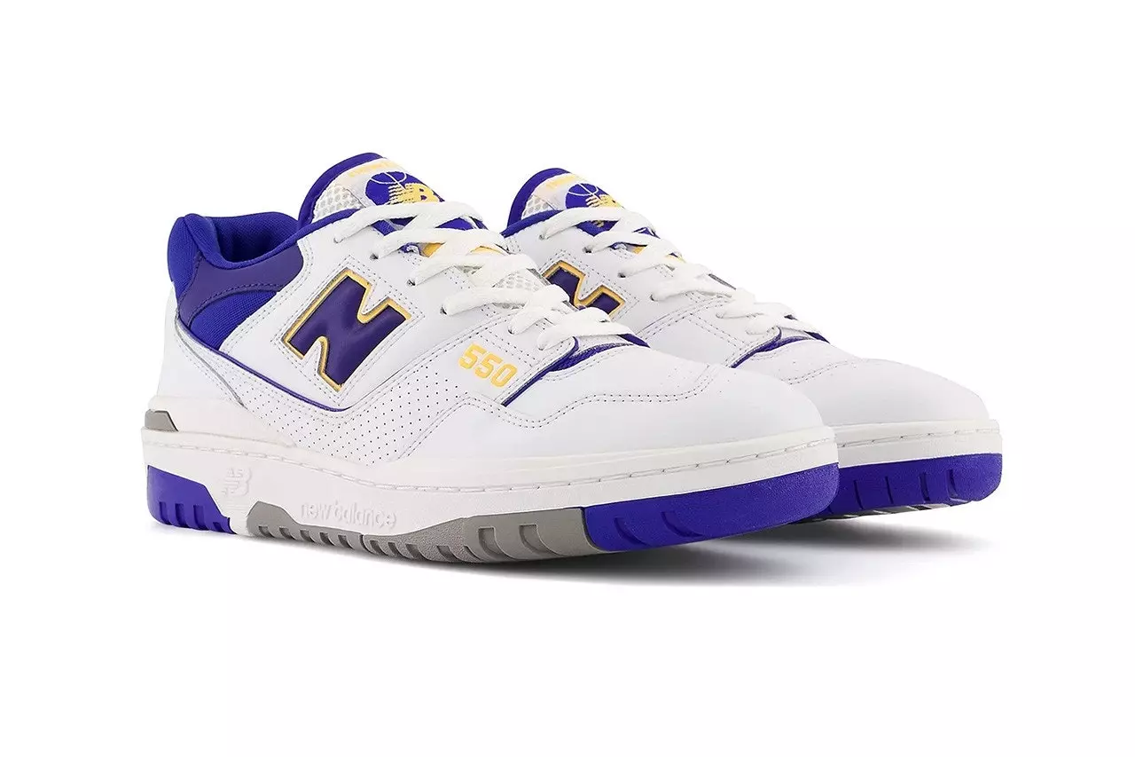 De nieuwe New Balance 550 zijn de witte sneakers die je deze zomer het liefst wilt hebben