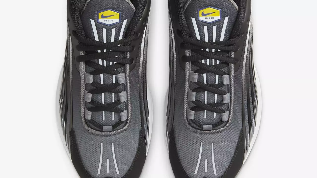 I-Nike Air Max Plus 2: ixabiso, iifoto kunye nokuba ungathenga nini iiteki ezijongeka njengeBatmobile