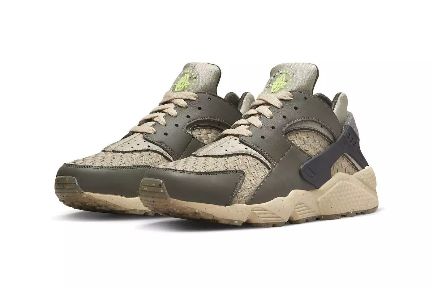 አረንጓዴው Nike Air Huarache ተፈጥሮን ወደ ሁሉም መልክዎ ያመጣል