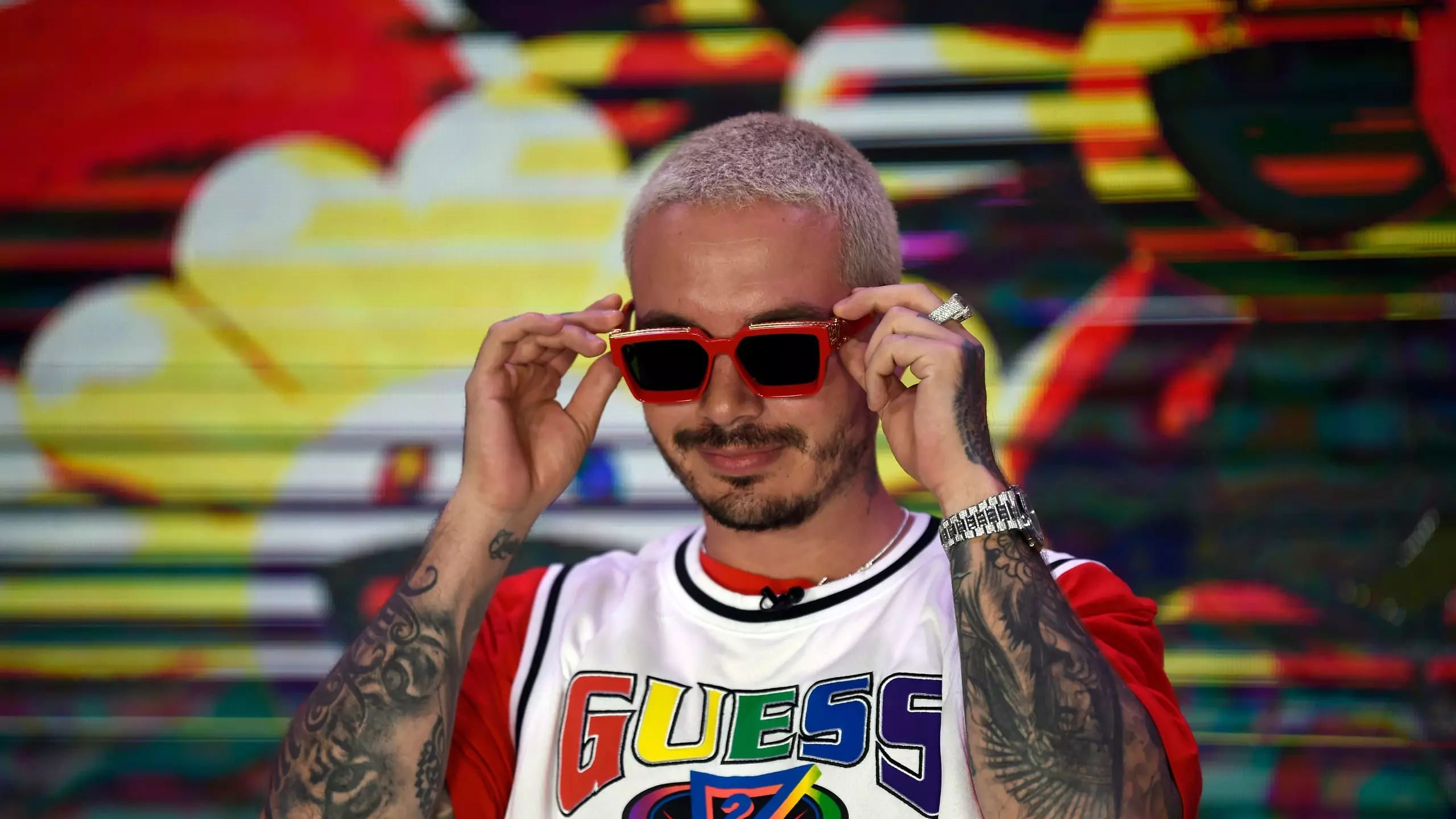 J Balvin x Awyr Iorddonen