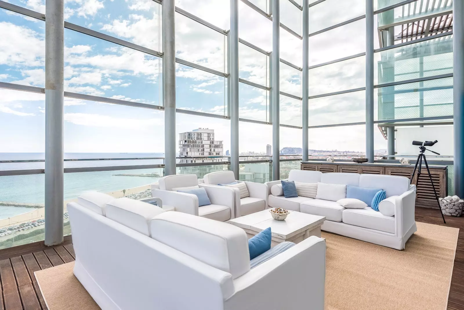 Penthouse ni Illa del Mar Barcelona.