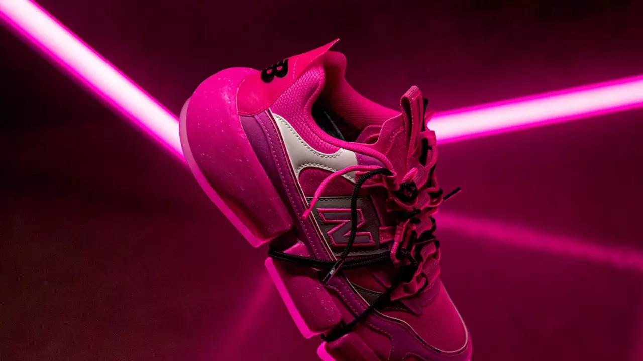 Jaden Smith'in pembe New Balance'ı 2021'in en zeta spor ayakkabısı