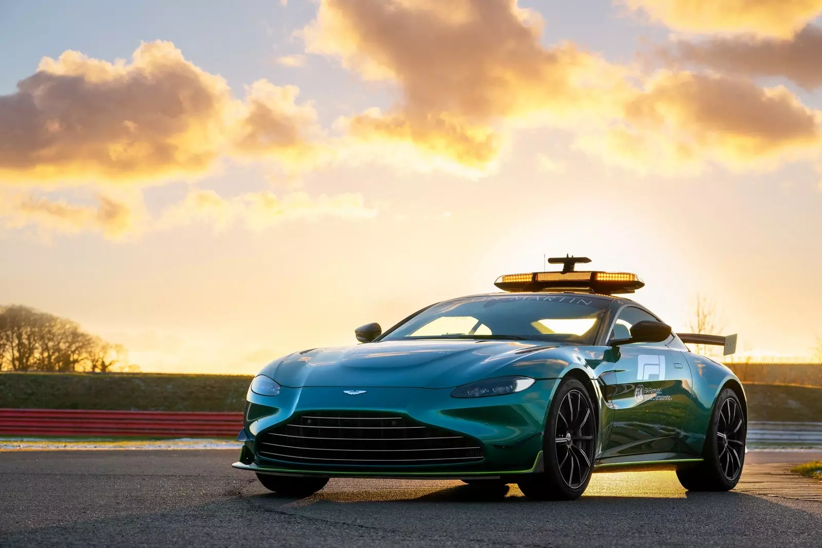 Aston Martin güvenlik aracı