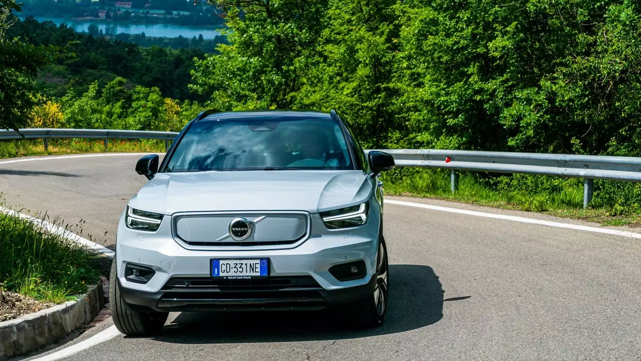 İsveç markasının ilk elektrikli otomobili Volvo XC40 Recharge'ı test ettik