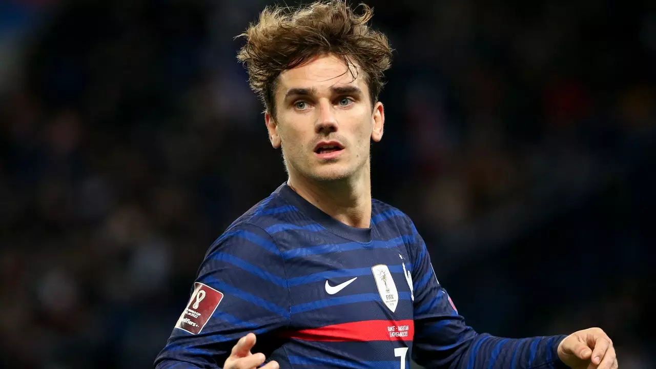 Si Antoine Griezmann ay may puting sneakers na mas mababa sa 100 euros na hindi mo tatanggalin sa 2022... o kailanman