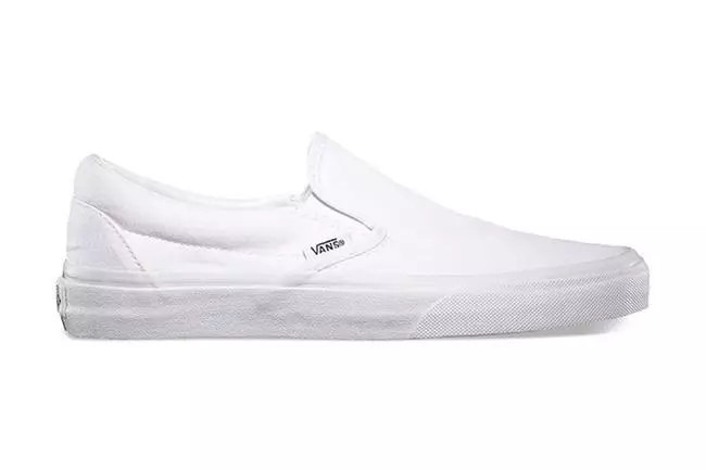 Salah satu sepatu kets terpenting tahun 2020 adalah Vans Classic SlipOn.