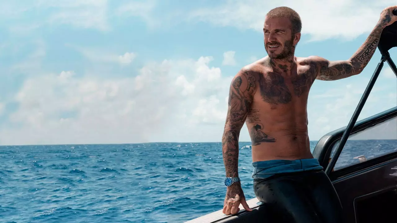 David Beckham: dov'è il suo ultimo costume virale con cui passare gli ultimi giorni d'estate in piscina e sfoggiare i suoi glutei d'acciaio