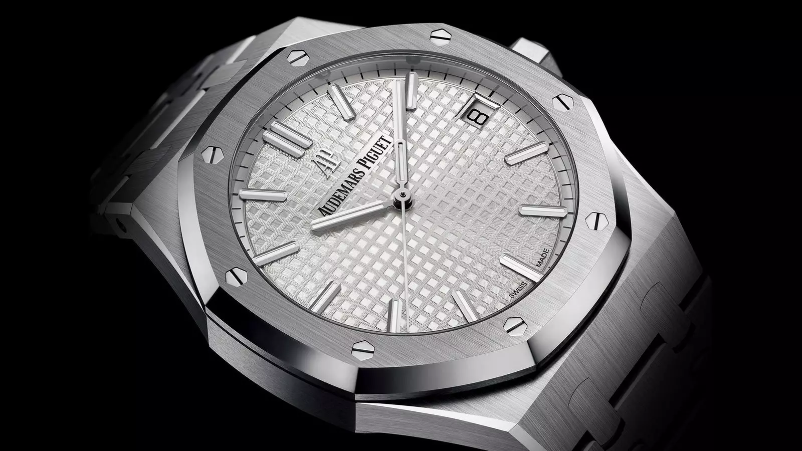 Audemars Piguet Royal Oak لماذا يكلف ما يكلف.