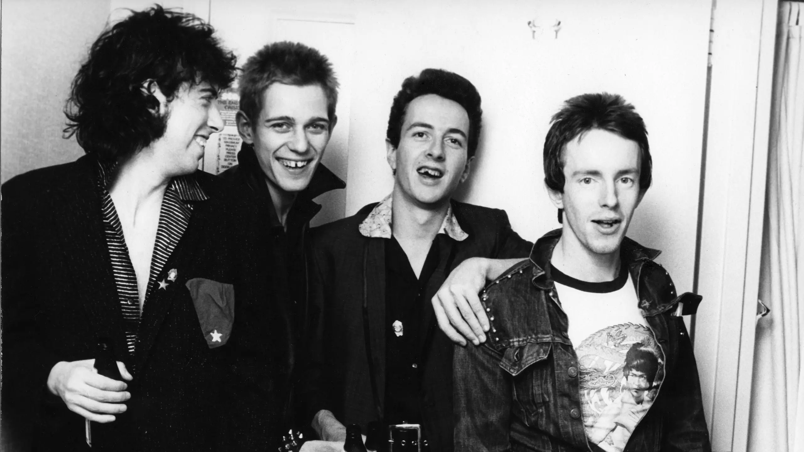 „The Clash's London Calling“ sukanka 40 metų, kai Londonas skęsta labiau nei bet kada