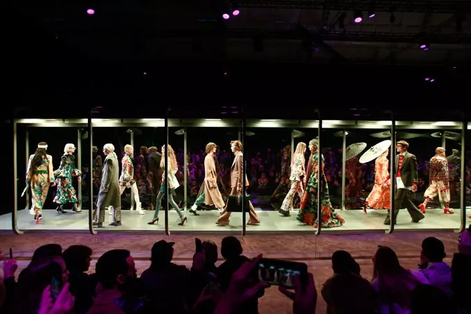 gucci sfilata misto uomo donna autunno inverno 2017