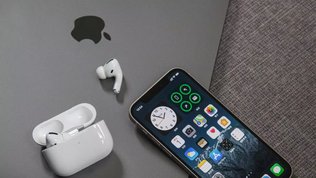 Pwochen AirPods Pro yo vle vin pi bon kas ekoutè pou fè espò nan jimnastik la