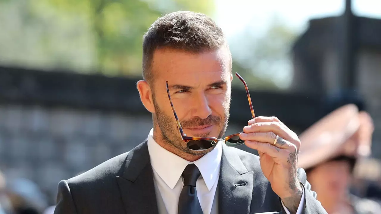 Çfarë po ndodh me flokët e David Beckham?