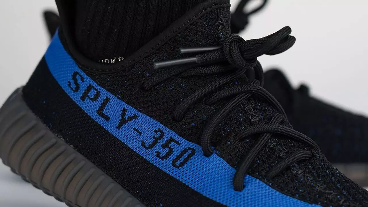 Aceste adidas Yeezy Boost 350 sunt un clasic instantaneu pe care nu le vei scoate în primăvara anului 2022