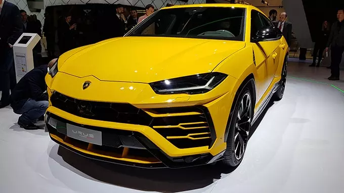 LAMBORGHİNİ URUSU