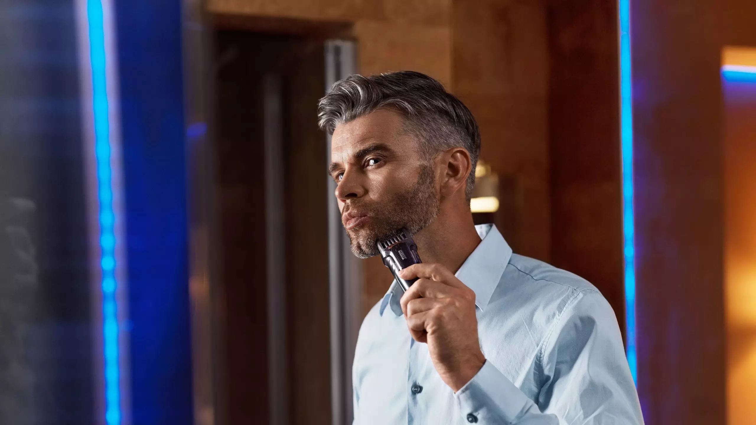 Fordele og ulemper ved barbering med en elektrisk barbermaskine.