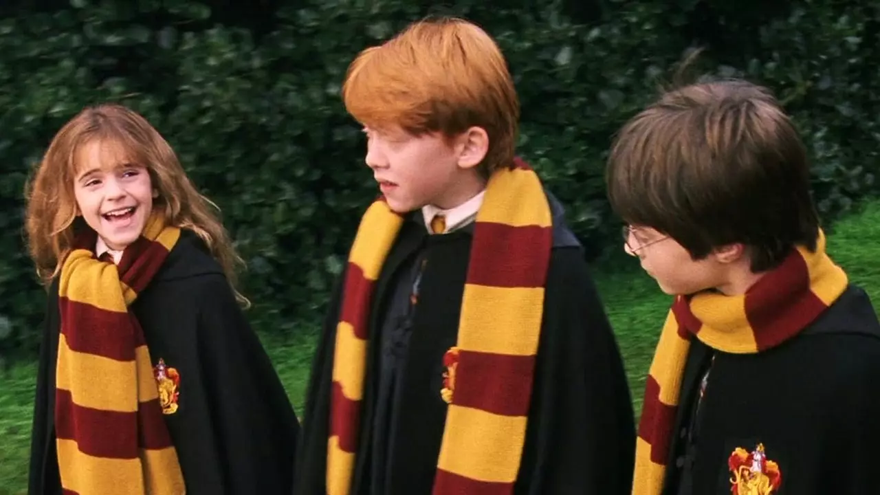 Si na mësuan protagonistët e Harry Potter të vendosim shallin në 2019