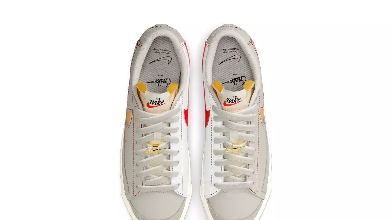 हे Nike Blazer Low हे पांढरे स्नीकर्स आहेत जे इतके वेगळे आहेत की ते एकमेकांशी साधर्म्यही दाखवत नाहीत