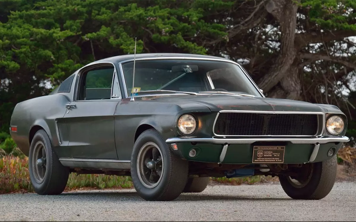 Ford Mustang ທີ່ Steve McQueen ຂັບໃນ 'Bullitt' ໄດ້ກາຍເປັນລົດທີ່ແພງທີ່ສຸດໃນປະຫວັດສາດ.