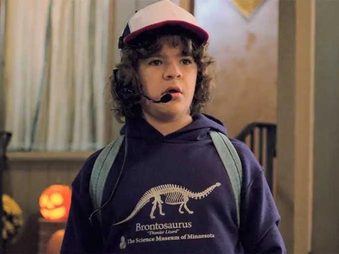 Áo len Dustin Stranger Things