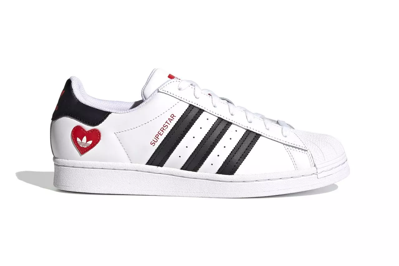 Взуття Adidas Superstar Valentine