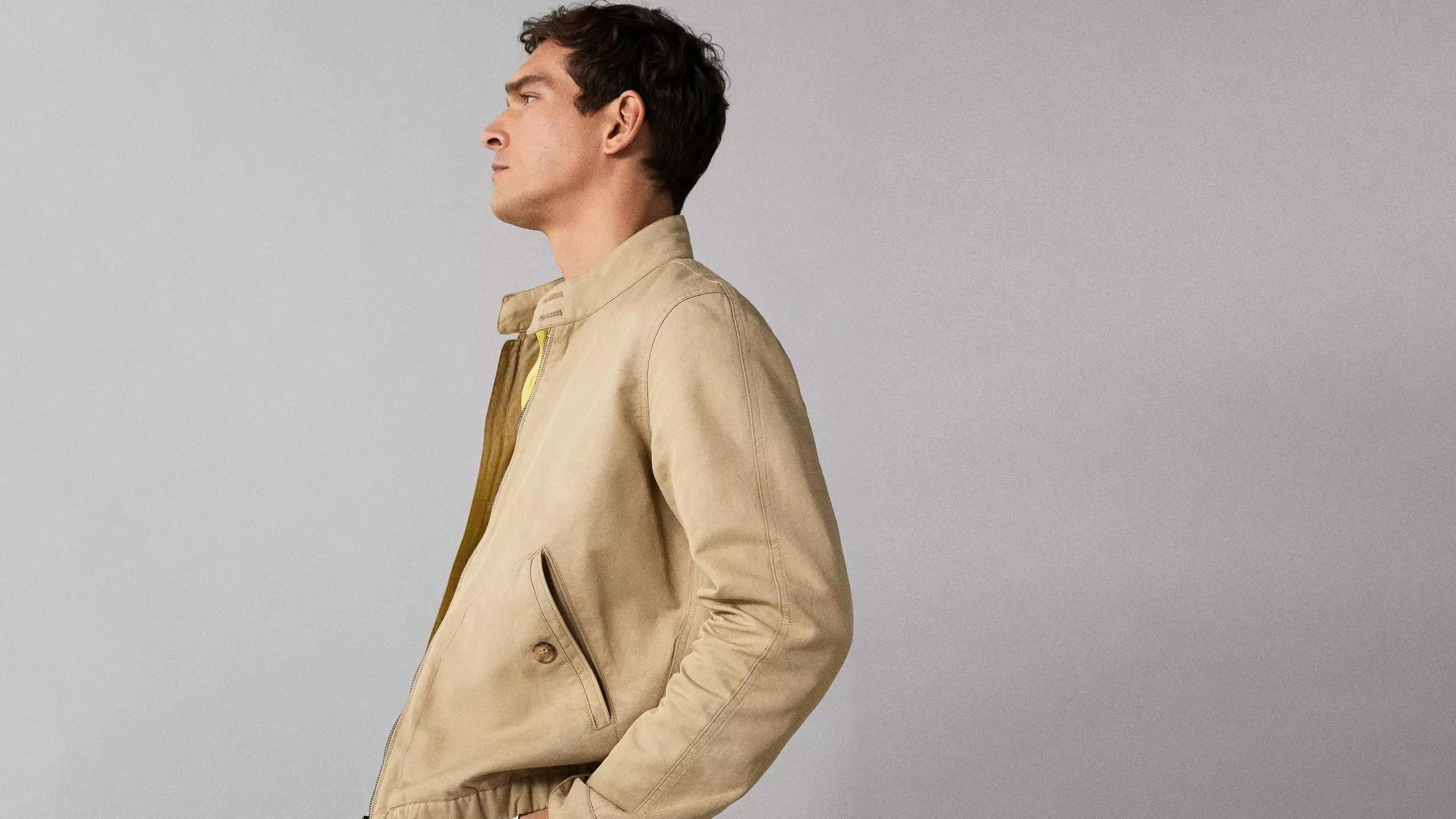 Massimo Dutti jacket e tla u rarolla lehlabula kaofela e se e rekisoa