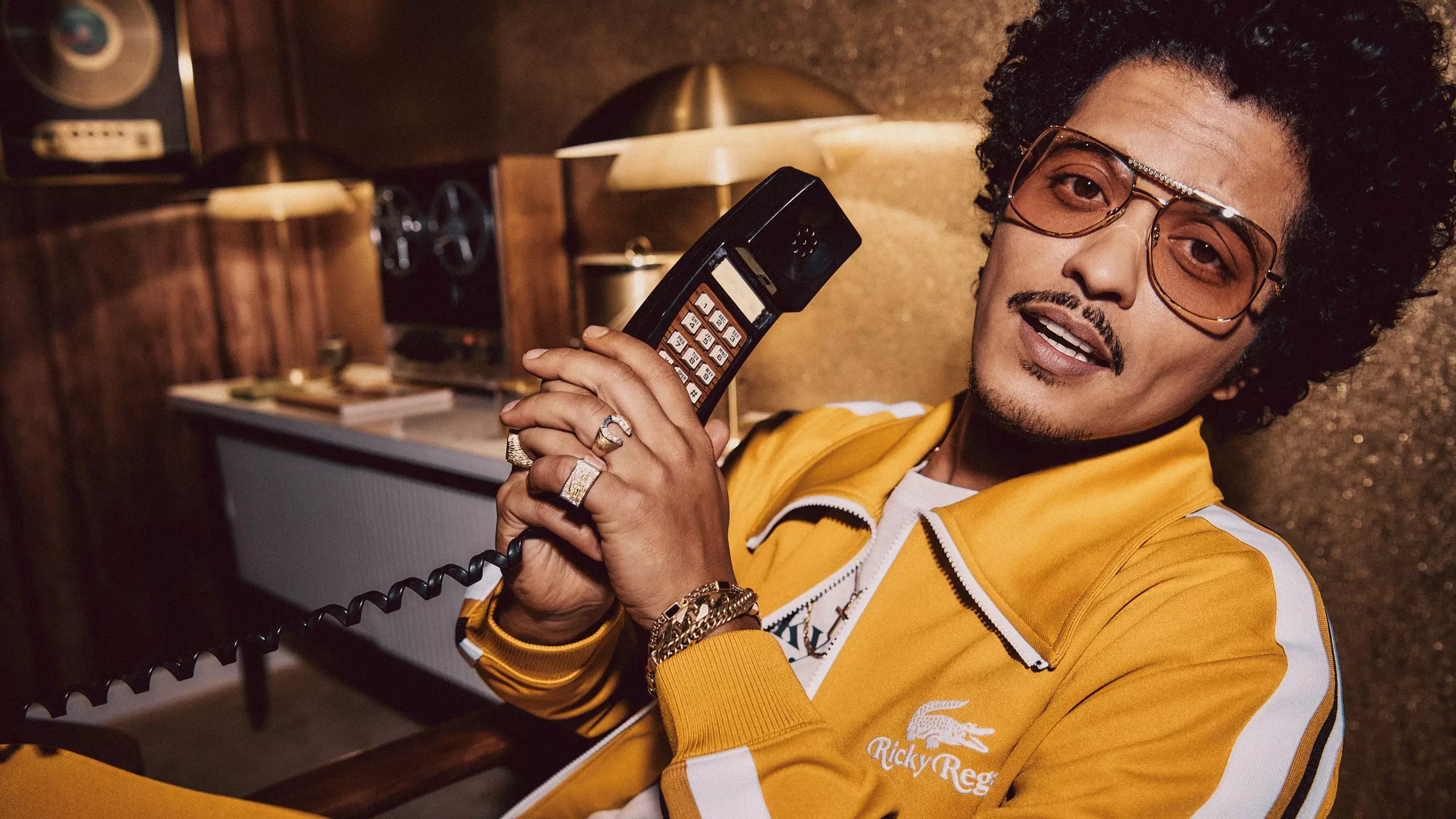 Lacoste x Ricky Regal kumaha sareng dimana mésér koleksi endah Bruno Mars pikeun tandatangan buaya sateuacanna ...