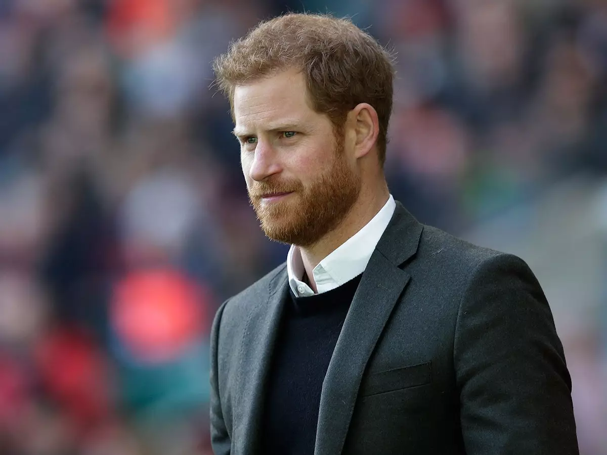 Prince harry svetr s kulatým výstřihem